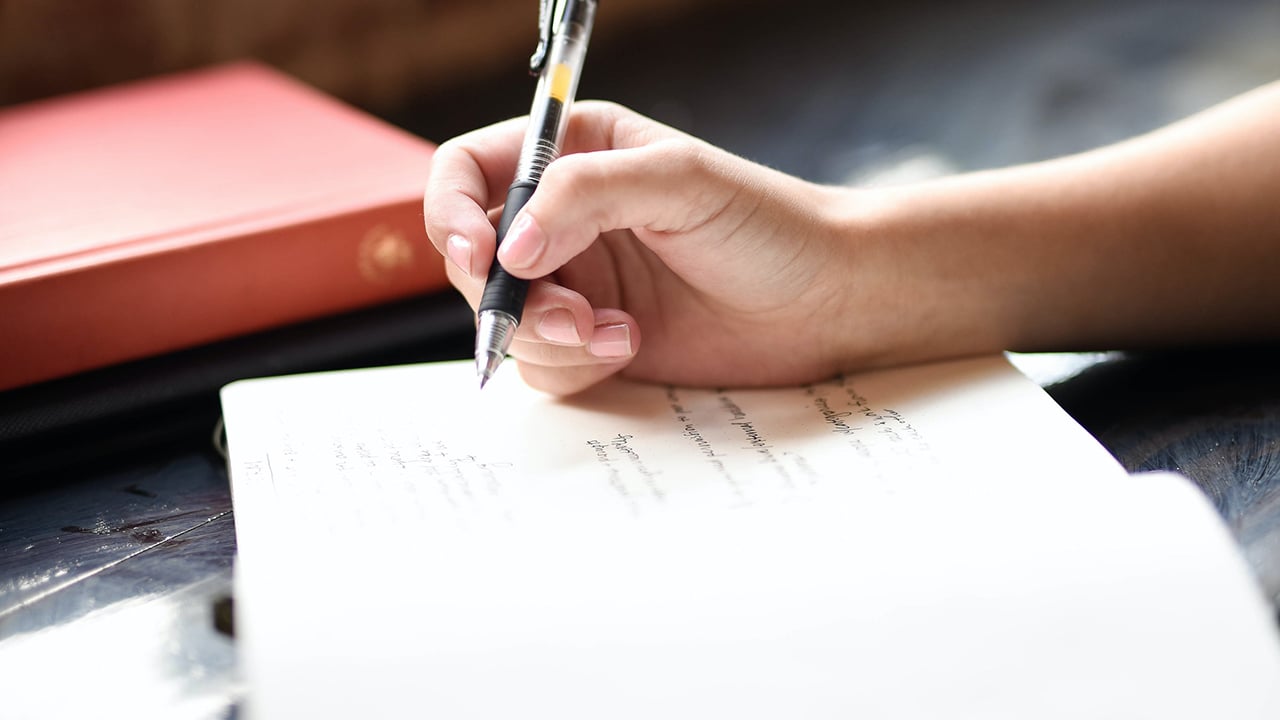 How to Write a Journal and Make it a Habit: Benefits of Journal Writing