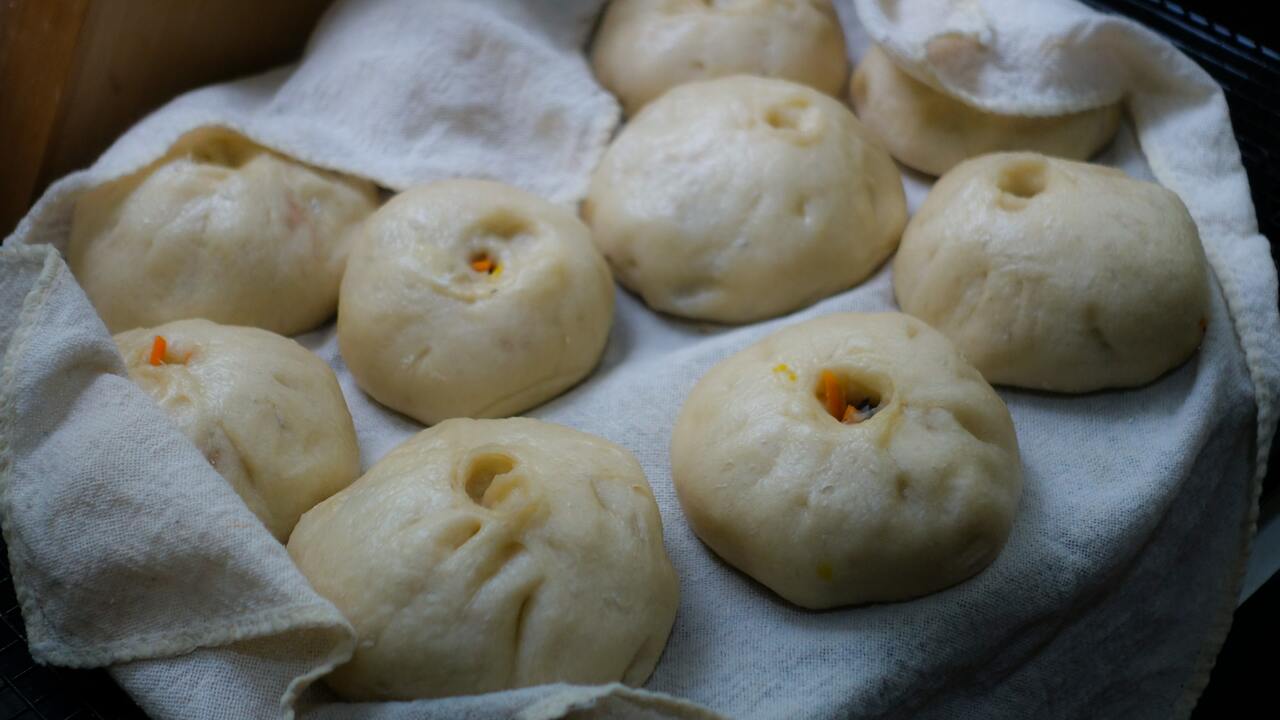 Vegan Mantou Recipe: How to Make Chinese Steamed Buns - Utopia
