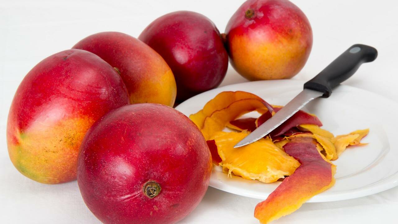 Is Mango Skin Edible? 6 Reasons You Should Try It - Utopia