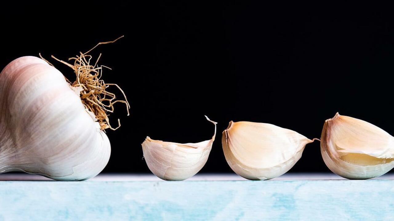 Here’s How To Make Roasted Garlic Including Recipe Ideas - Utopia