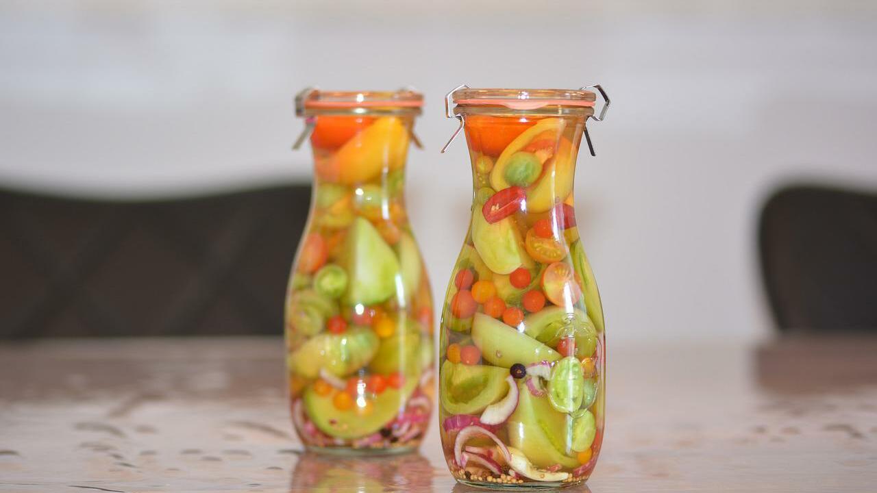 Pickling vs. Fermenting: What’s the Difference? - Utopia