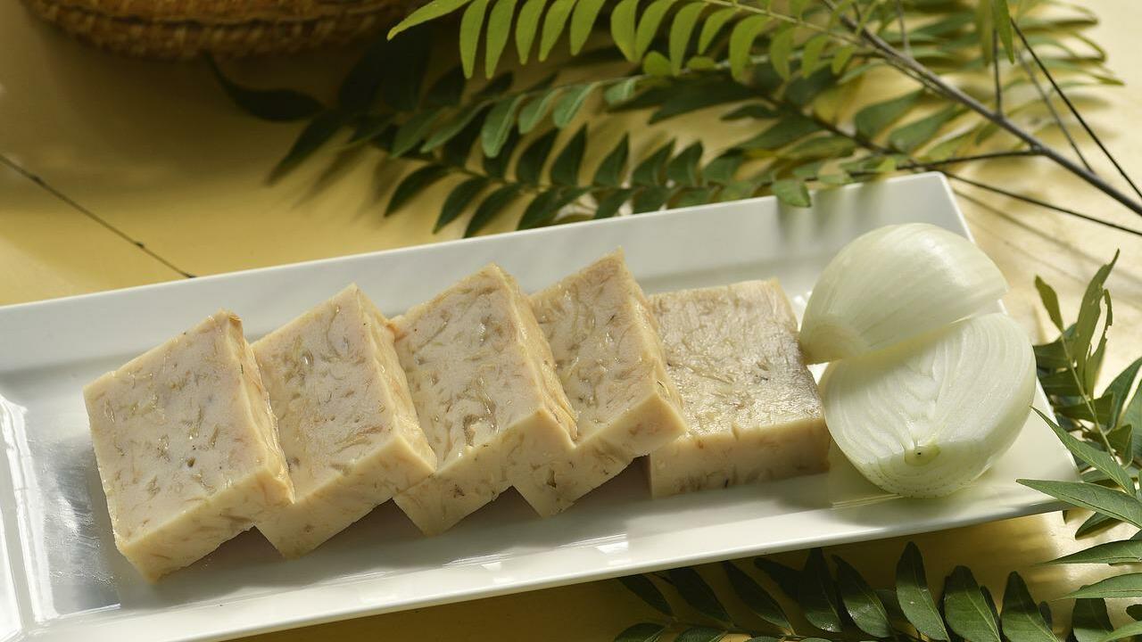 Onion Butter: Easy Vegan Recipe With Caramelized Onions - Utopia