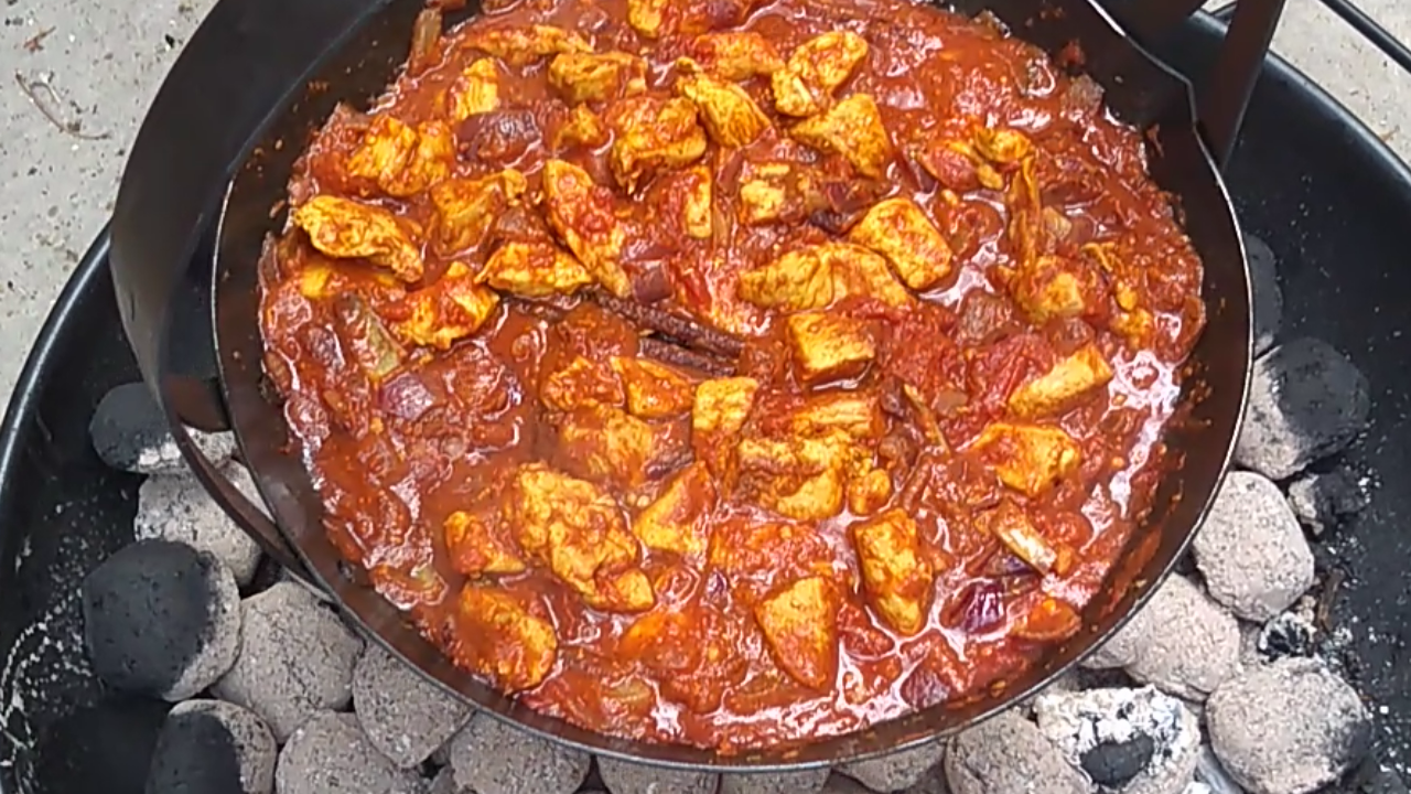 Easy and Delicious Vegan Curry Recipe - Utopia