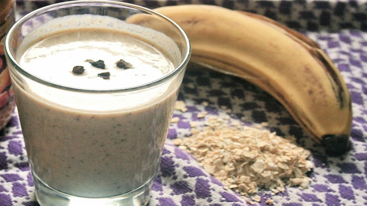 Tahini Shake: Vegan Recipe for the Creamy Treat - Utopia