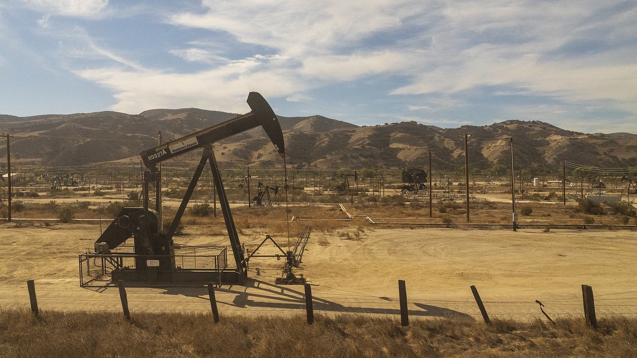 How Does Fracking Work? Legality, Financial and Environmental Concerns ...