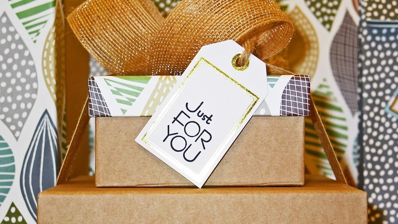 Eco Friendly Tips For Wrapping Christmas Presents Utopia eco-friendly-tips-for-wrapping-christmas-presents-utopia